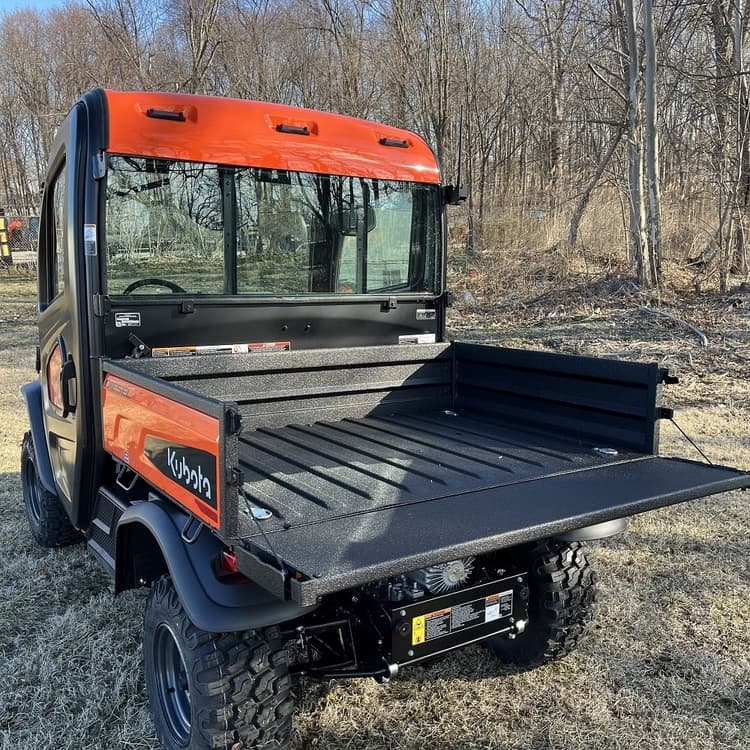 Kubota RTVX2C-SKLH - Cherry Valley Tractor Sales